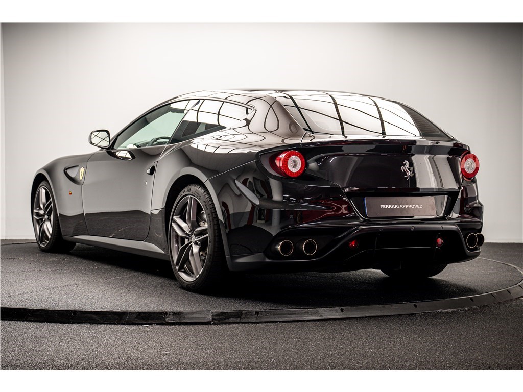 FERRARI FF - Charles Pozzi Paris - Ferrari Approved