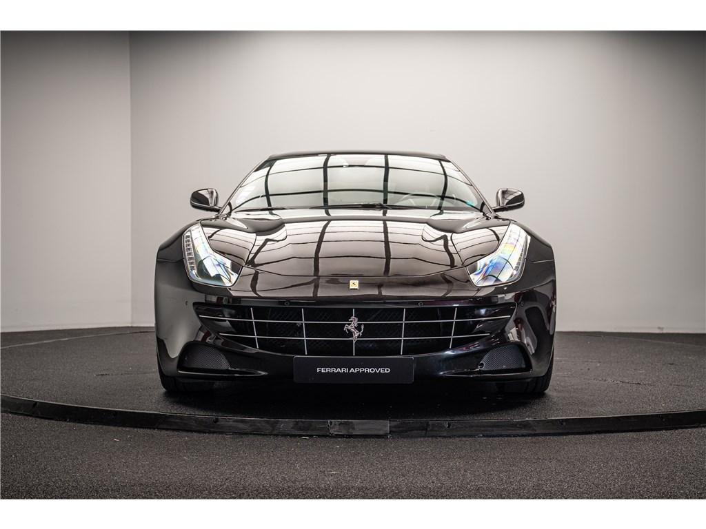 FERRARI FF - Charles Pozzi Paris - Ferrari Approved