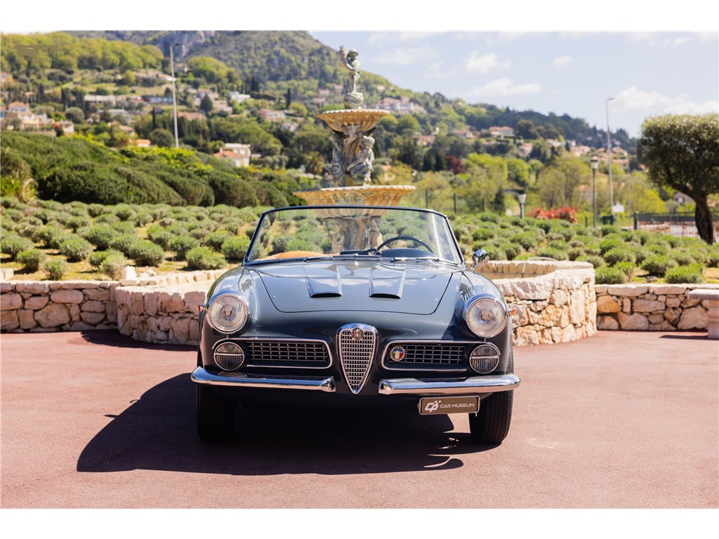ALFA ROMEO 2000 SPIDER TOURING - Car Museum Vence - Charles Pozzi Approved